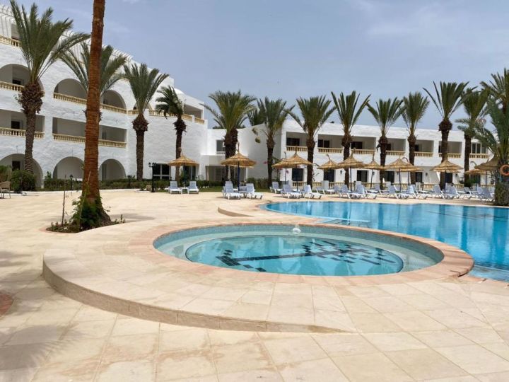 Hammamet en juillet/août : hôtel spa + pension complète👇
