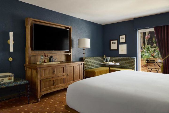Stay in a Historic Train Hotel in the Heart of Chattanooga | TravelPirates