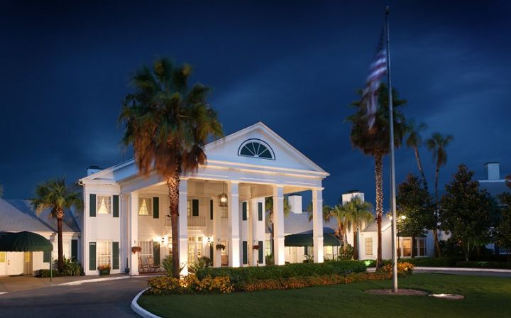 Swim with Manatees at This Florida Resort | TravelPirates